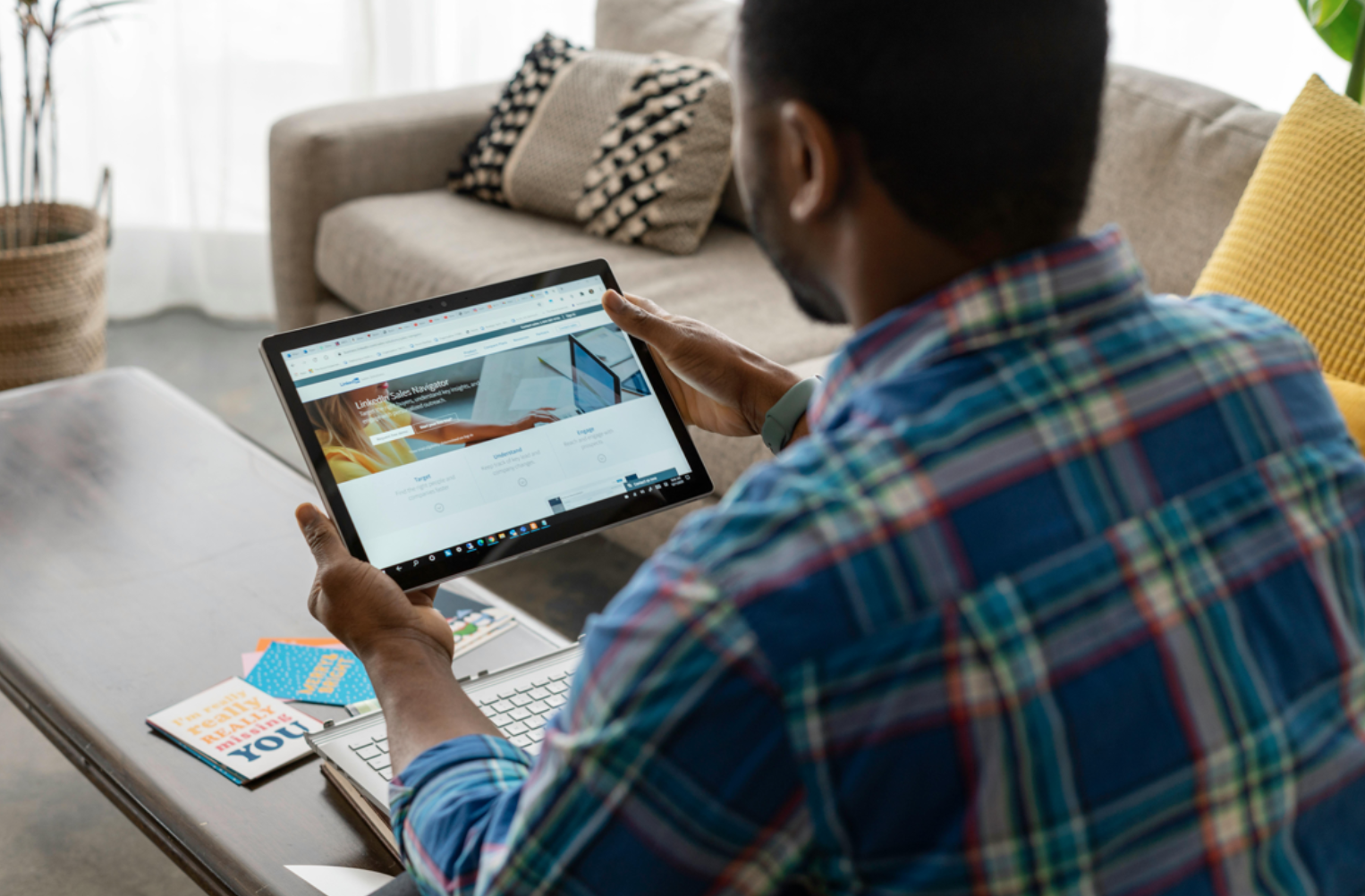 How To Avoid Becoming a Pariah on LinkedIn | Advisorpedia