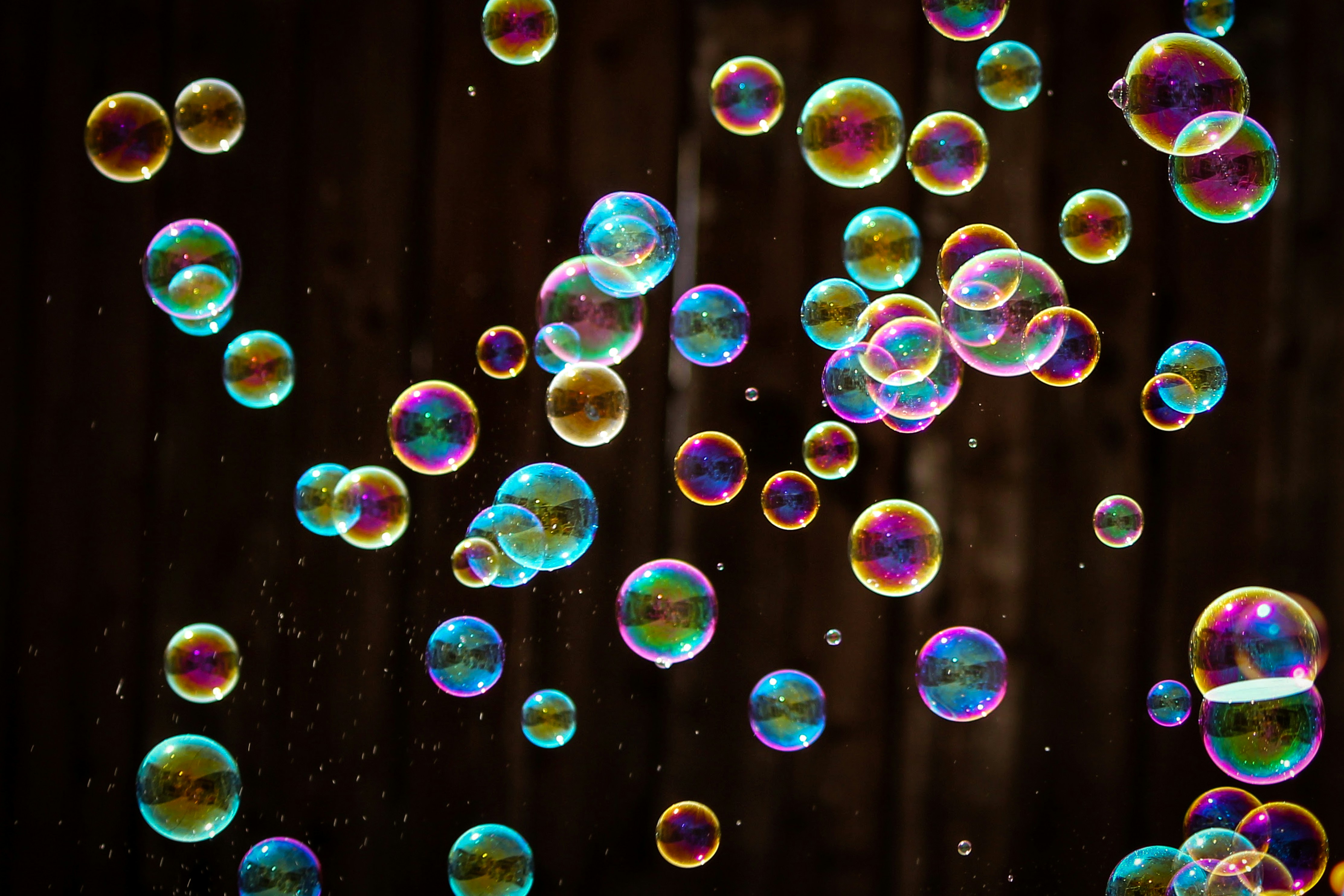 Market Bubbles Leave Clues Long Before They Burst | Advisorpedia